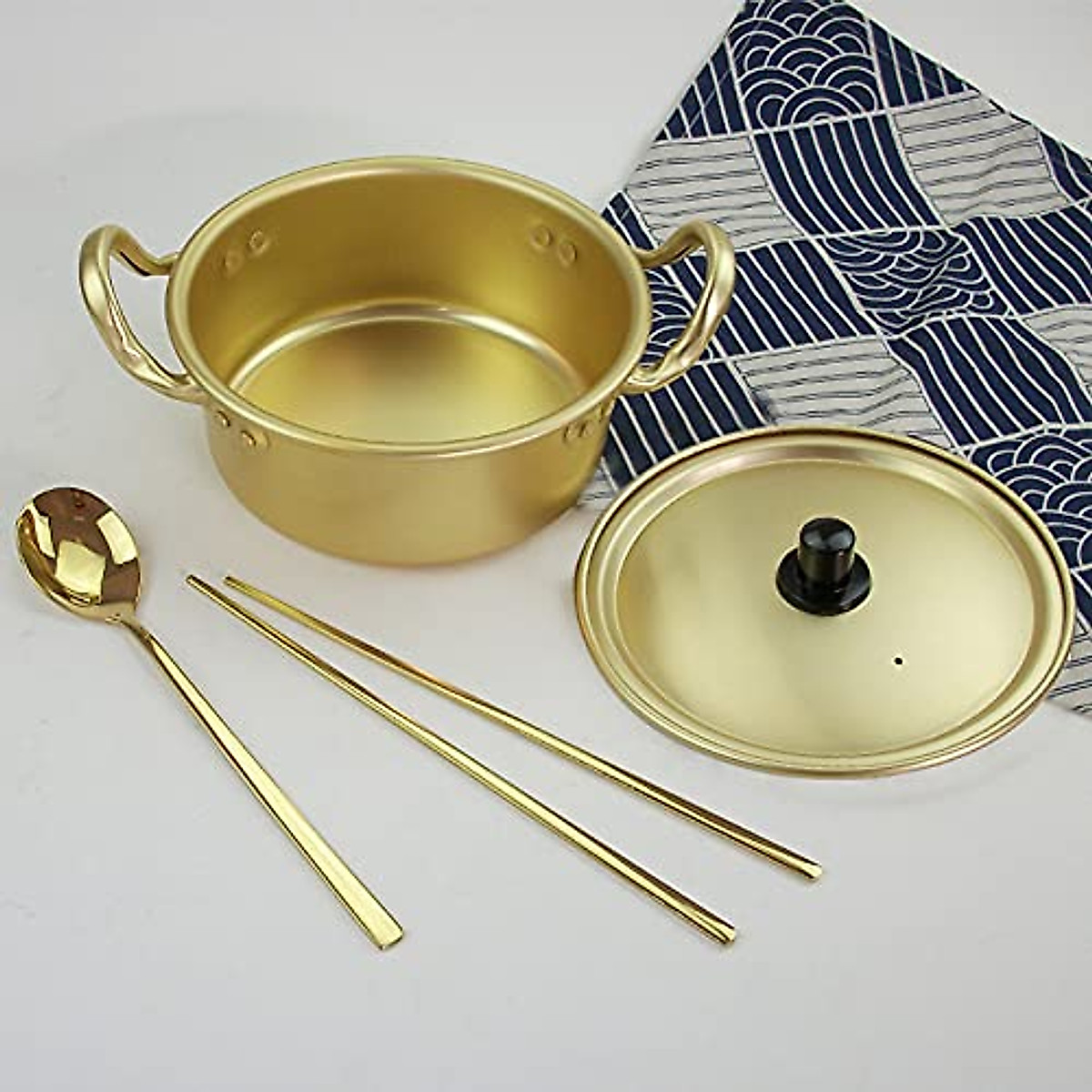 20cm Korean Ramen Cooking Pot with Spoon Chopsticks Lid Ramen Pot Fast Heating Instant Noodle Soup Korean Korean Ramen Noodle Pot Fast Heating For Kitchen Cookware(Gold)