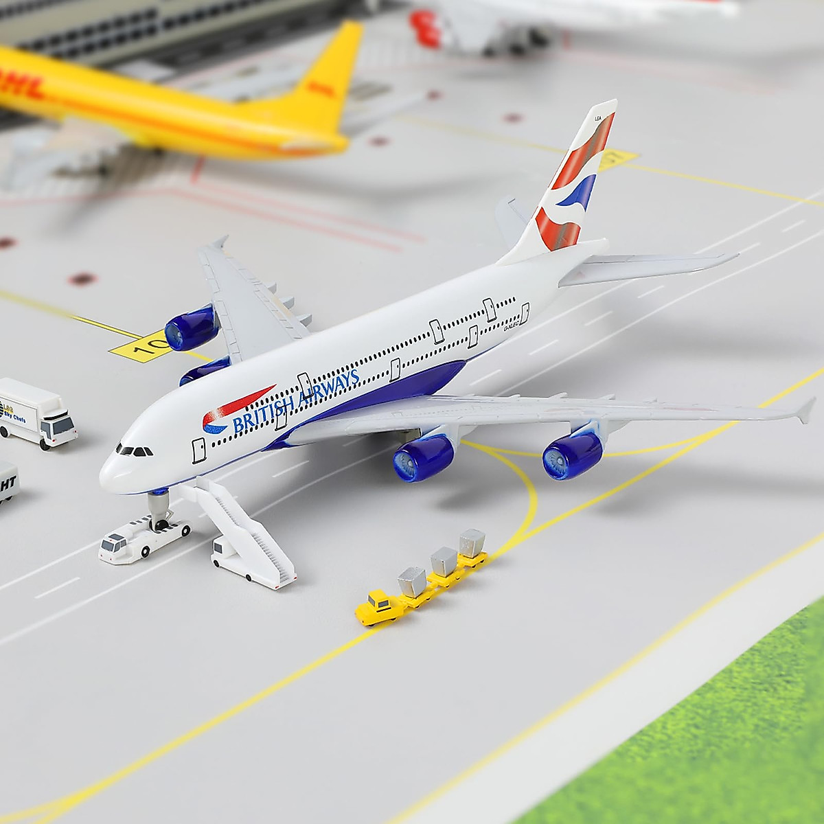 QIYUMOKE A380 British 1/300 Die-cast Metal Airplane Model -A380 Sky Jumbo a380 Model Plane with Stand (7.5 inches Long) for Aviation Enthusiast Gift or Display Decorations