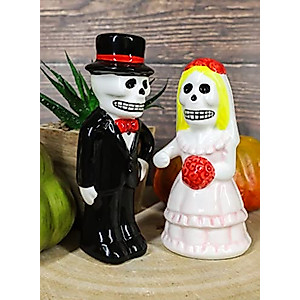 Ebros Gift Day Of The Dead Skeleton Couple Wedding Bride With Flowers And Groom Salt And Pepper Shakers Set Ceramic Magnetic Skulls Skeletons Kitchen Dining Bar Countertop Accessory Figurines