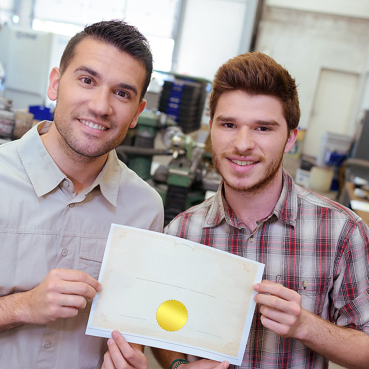 Outus 500 Pieces Certificate Wafer Embossing Seal Stickers Gold Starburst Labels Stickers with Serrated Edge for Envelopes Business, 2 Inch Round Gold