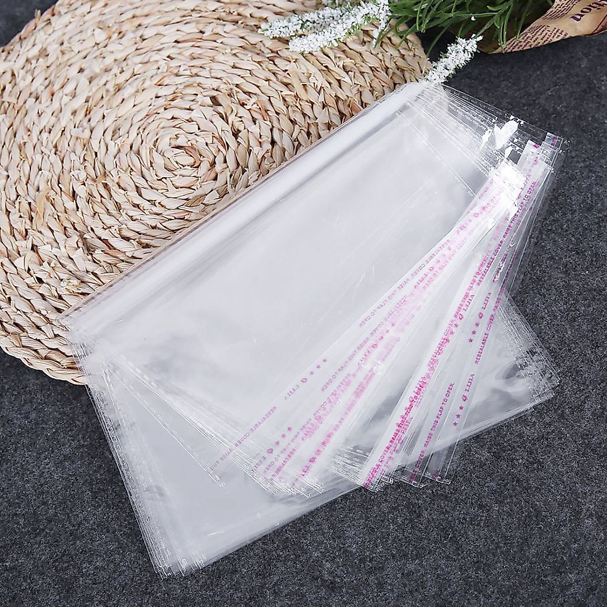 18" x 24" Clear Adhesive Apparel Cellophane Bags 100pcs Large Self Sealing Cello Bags 2mil Resealable OPP Poly Bags for Clothing T-Shirt Pants Garment Art Prints Card Magazine Handicraft Photos Brochure Documents Samples