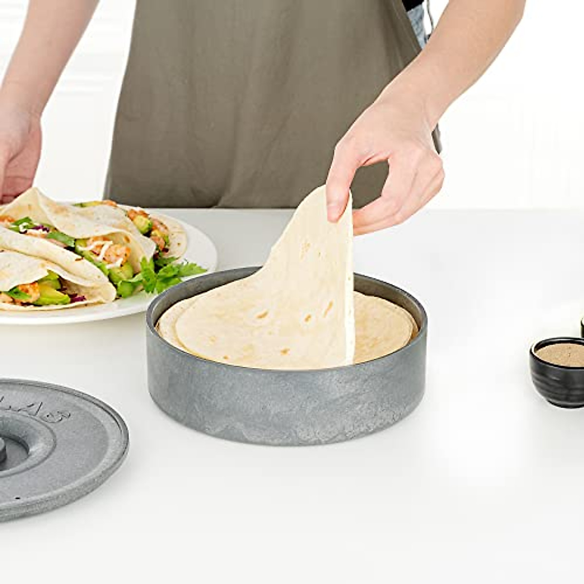 Restaurantware 8.5 x 2.3 Inch Tortilla Warmer 1 Microwavable Tortilla Holder - Lid Included Insulated Gray Plastic Tortilla Keeper Tortilla Server For Homes and Restaurants Durable