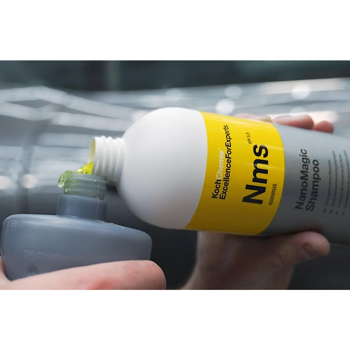 Koch-Chemie NanoMagic Shampoo - Auto Soap with Gloss Cleaning, Water-Repellent, Nano Shampoo Layer (1 Liter)