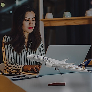 Bswath Large Model Airplane 1:130 American United Airway Boeing 787 Model Jet Plane Model for Adults with LED Light for Gift and Decoration