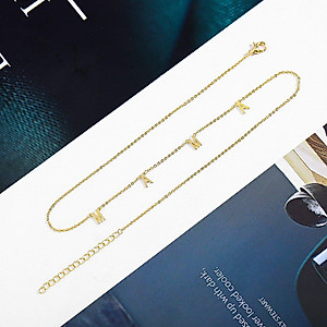 FERIER 18K Gold Plated Mom Necklace Mother's Day Letter Necklace for Women Dainty Necklace Mothers Necklace Gifts for Mom (Gold)