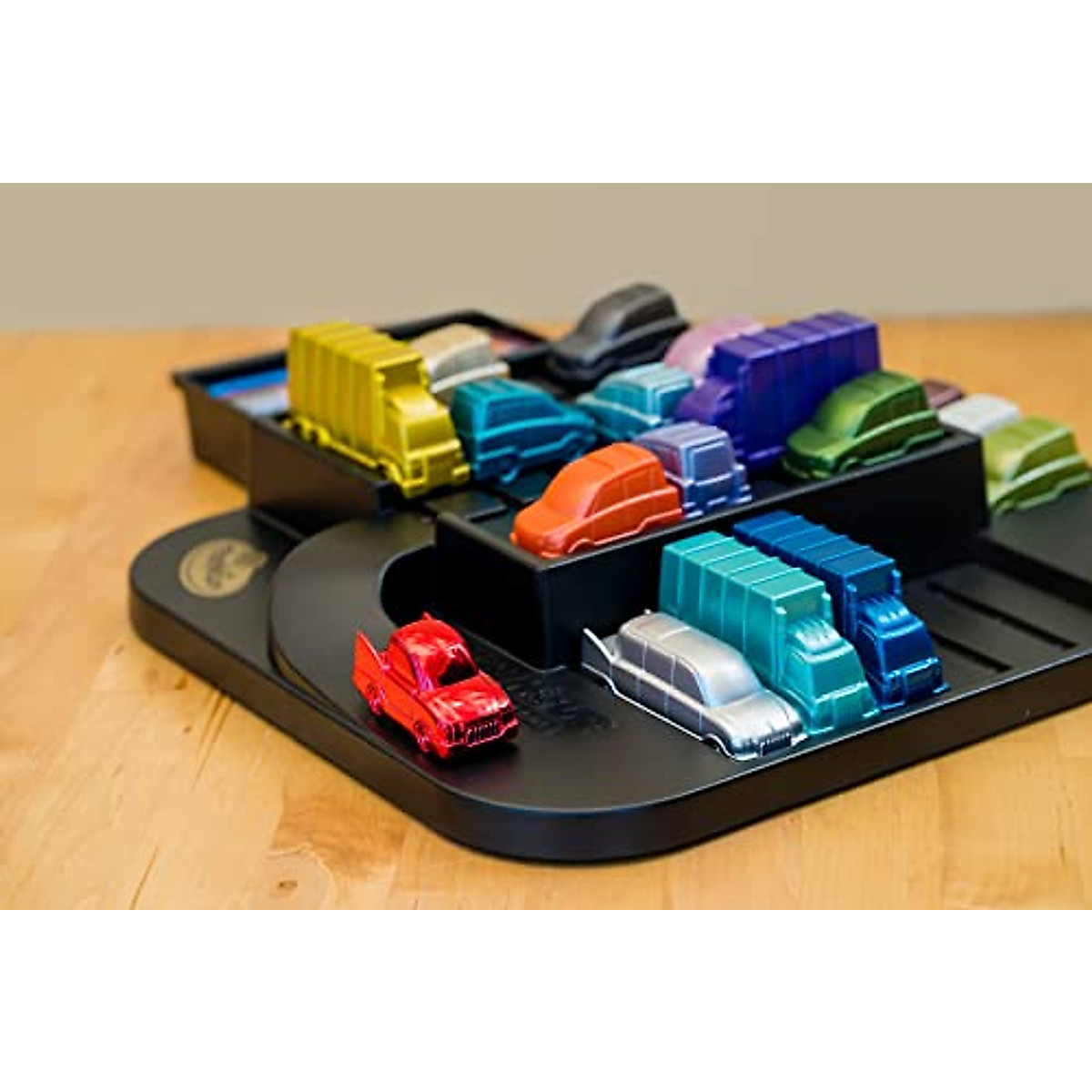 ThinkFun Rush Hour Ultimate Collector’s Edition – Escape Gridlock in Style for Ages 8 and Up