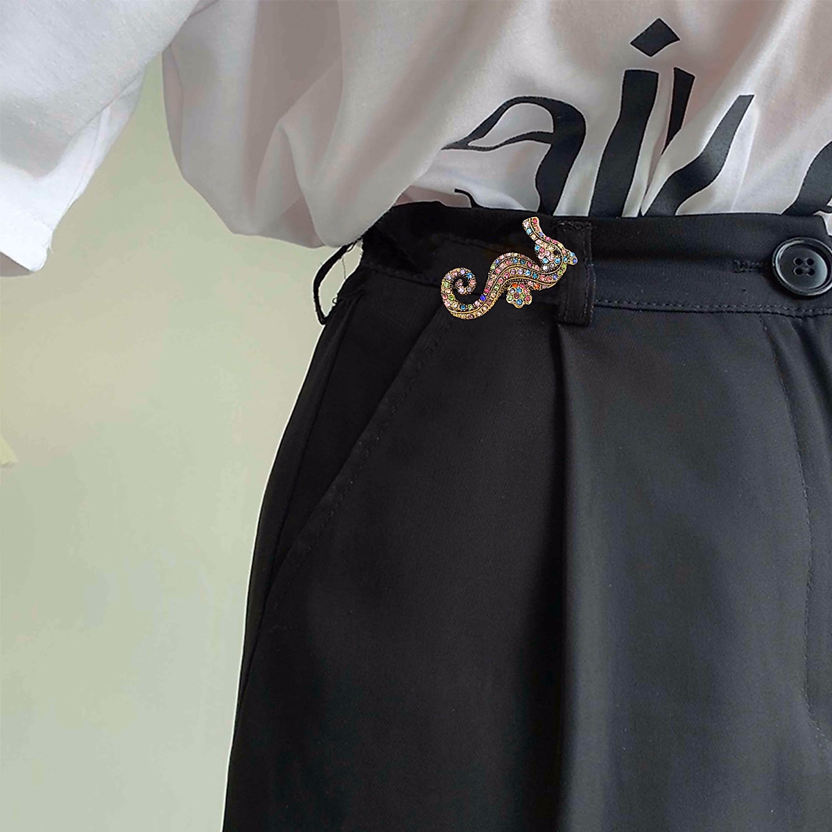 Lovely Sea Animal Lapel Pins for Women - Colorful Crystal Rhinestones Marine Animals as Starfish,Seahorse,Sea Turtle Brooch Pins with Gold Tone - Great for Wife,Sisters and Friends