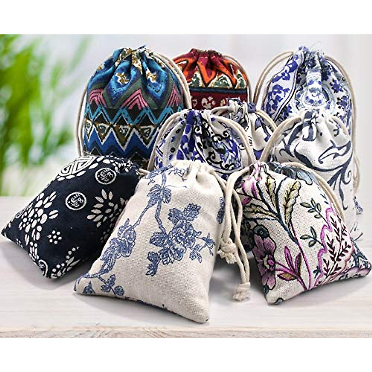 Burlaps Bags with Drawstrings- Jewelry Pounches Sacks Fabric Linen Packing Storage Gift Bag for Wedding Party Shower Christmas Birthday Thanksgiving Halloween DIY Craft, 27 Pcs (5 x 7 inch)