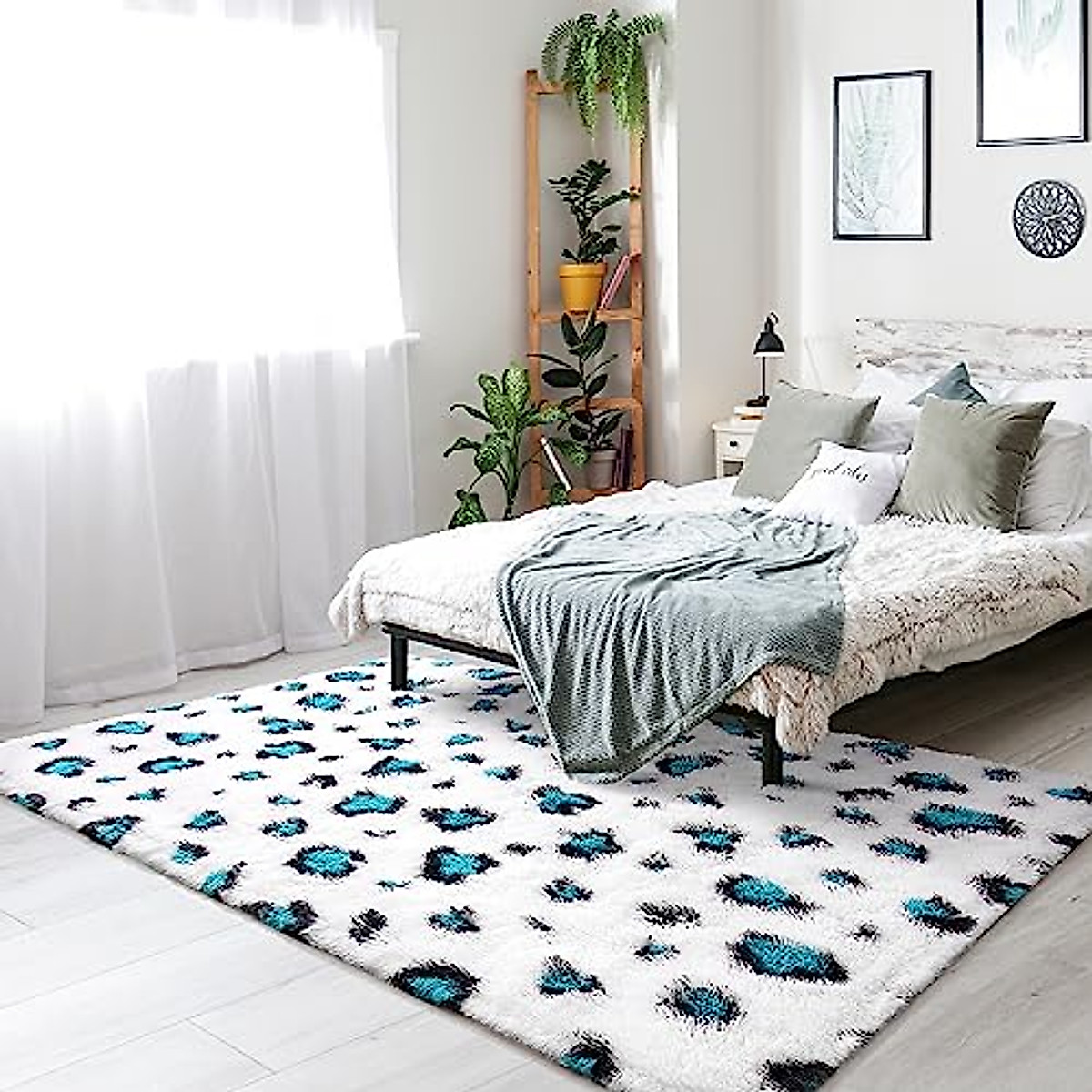 Amearea Fluffy Area Rug, Modern Shag Leopard Print Rugs Home Decor for Bedroom, Soft Comfy Faux Fur Cheetah Rugs for Teen Girls, Living Room, Plush Cheetah Print 70s Decor, Blue and White 3x5 Feet