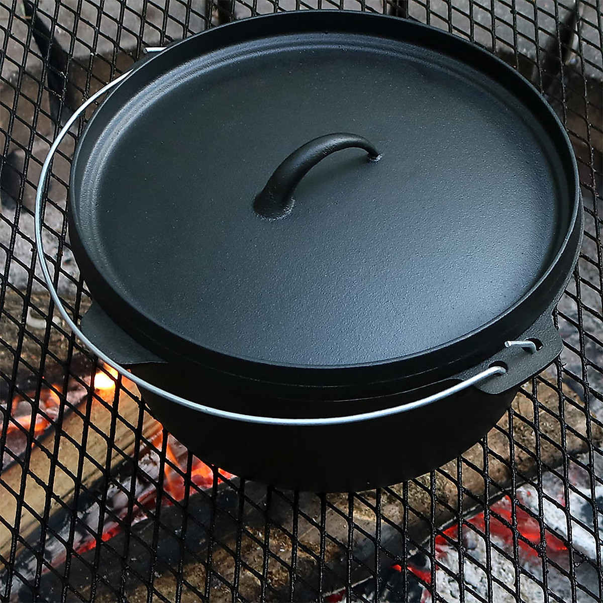 Sunnydaze 8-Quart Pre-Seasoned Cast Iron Deep Black Dutch Oven Pot with Lid and Handle - Camp Chili, Stew, and Soup Pot