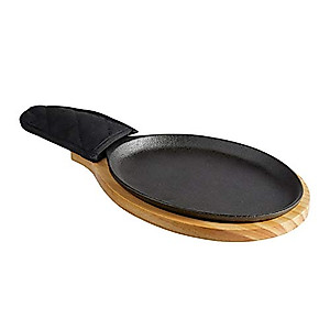 Choice 9 1/4" x 7" Oval Cast Iron Fajita Pan Set with Wood Serving Underliner (Black)
