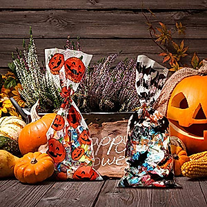 Zonon 180 Pieces Halloween Cellophane Treat Bags Halloween Candy Wrappers Pumpkin Skull Bat Presents Bags Transparent Candy Bag with 200 Pieces Ties for Halloween Party Favors