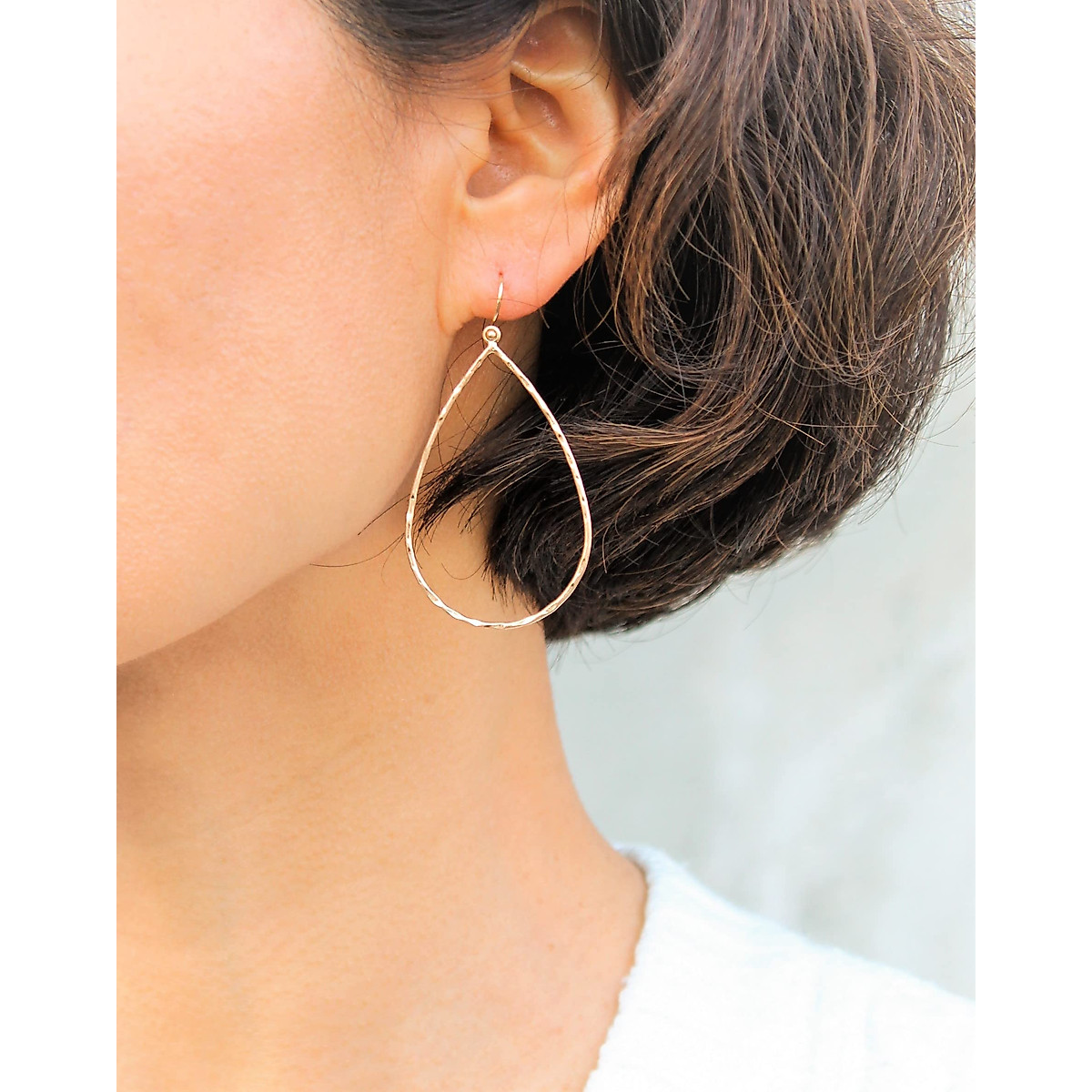 Pomina Lightweight Open Gold Teardrop Earrings Simple Basic Geometric Gold Dangle Drop Earrings for Women (TextureTeardrop_Gold)