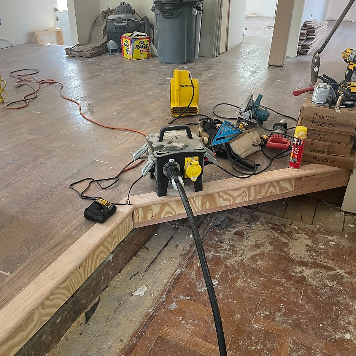 Walther Electric Portable Power Distribution Unit (PDU) | 50A Single Phase 2-Pole 4 Wire Spider Box UL Listed - HEB201U (NEMA 3R)