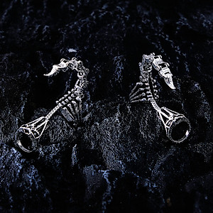 Taiyin 2 Pcs Scorpion Ring Halloween Cosplay Ring Silver Scorpion Ring Gothic Knuckle Joint Finger Ring Adjustable Scorpion Ring for Halloween Cosplay Costume Accessories
