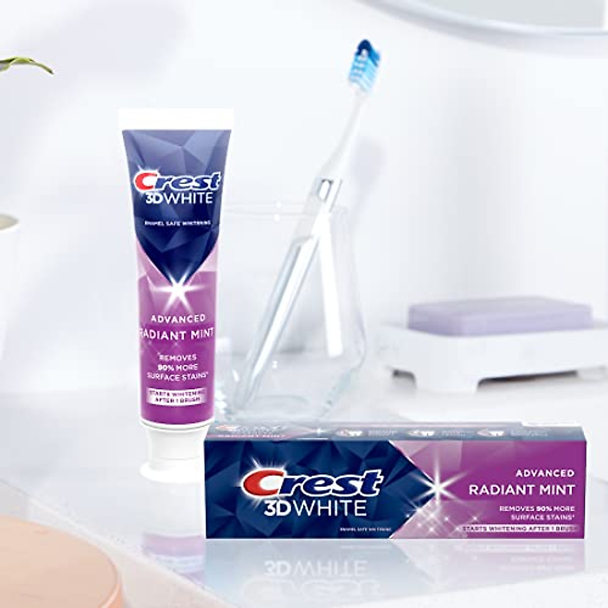 Crest 3D White Radiant Mint, Teeth Whitening Toothpaste, 2.7 oz