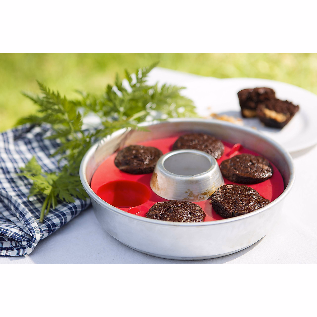 OMNIA Baking Add-ons Bundle - Muffin ring, Silicone Cake Mold, Thermometer and Potholders