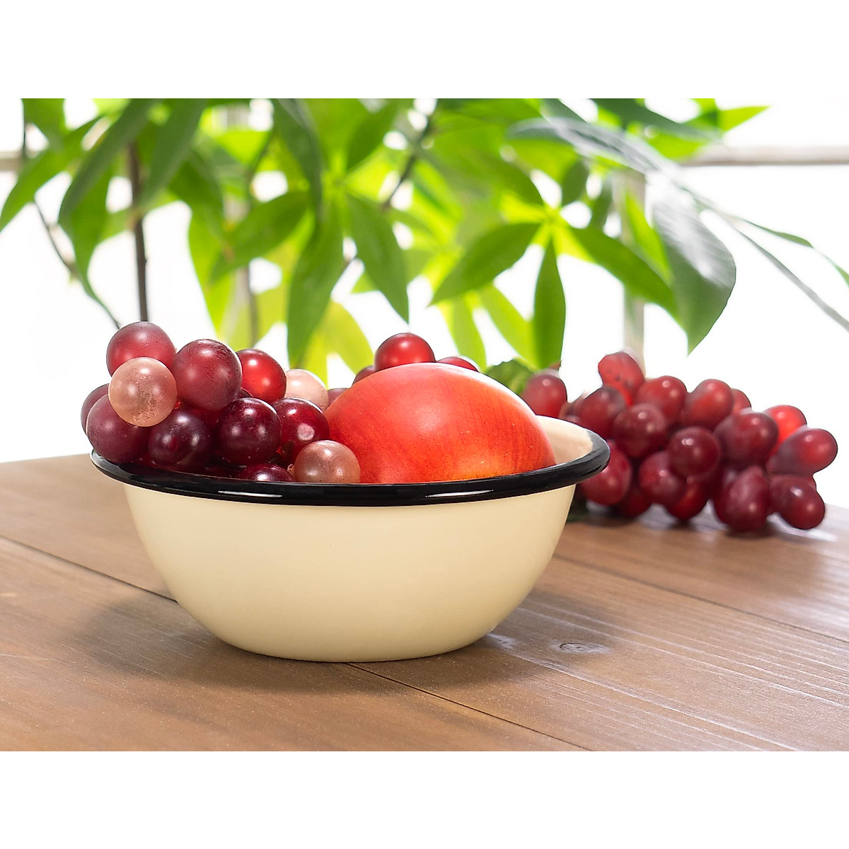 Red Co. Set of 4 Enamelware Metal Classic 20 oz Round Cereal Bowl, Distressed Cream/Black Rim