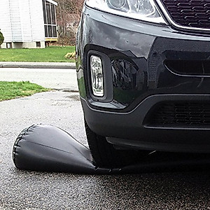 Quick Dam Water Filled, Water Curb diverts flood water, 6.5in high x 10ft long, 1-Pack