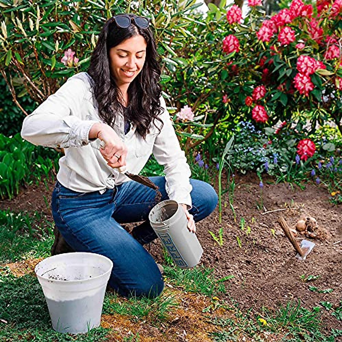 SPREI Spot Spreader 80 oz Handheld Shake Dispenser for Salt, Seed, Grass and Garden Multiple Sized Openings for a Variety of Uses