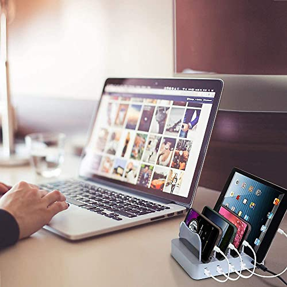 USB Charging Station - Charging Dock - 4-Port - Fast Charging Station for Multiple Devices - Docking Station - Smart Charging Station Dock - Multi Charging Station for Cell Phones and Tablets