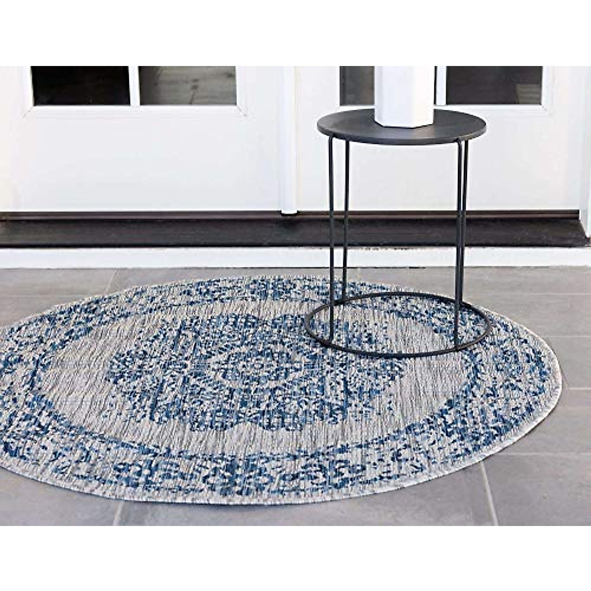 Unique Loom Outdoor Traditional Collection Area Rug - Timeworn (5' 3" Round, Blue/ Gray)