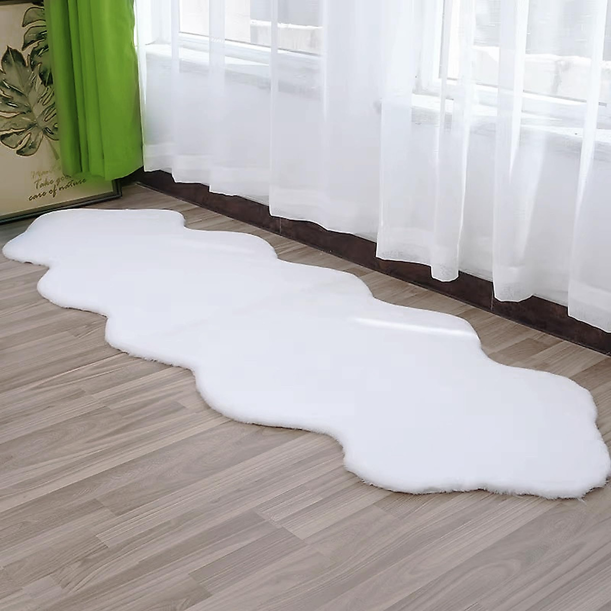 Rehert Luxury White Fluffy Rug, 2x6 Fluffy Shaggy Soft Faux Rabbit Fur Rug, Bedside Rugs Non Slip Rug, Throw Washable Rug