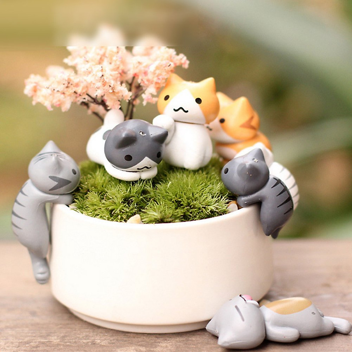 Mini Cute Cats Miniature Garden Micro Kitty Landscape Ornament Decorations Home Succulent Bonsai Plant Pots Craft Decor (Random Style)