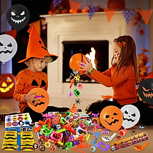 YEGEER Halloween Party Favors, 240 PCS Halloween Toys Bulk for Kids, Halloween Goodie Bag Stuffers Fillers, Trick or Treat Gifts Exchange, School Classroom Carnival Game Prizes Toys Set