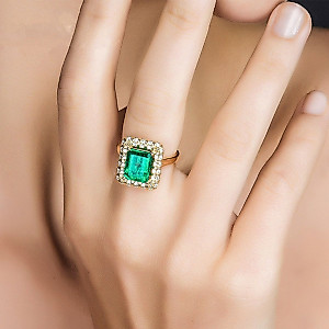 Vintage Women 18K Gold Rectangle Green Simulated Emerald Gemstone Crystal Band Rings Jewelry Size 7