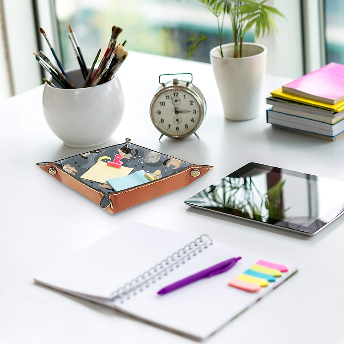 delayer Dice Tray, Folding Tray PU Leather Dice Rolling Tray Holder for RPG Dice Gaming and Other Board Game Table Games,Cute Cats Astronauts Helmets Grey,16x16cm