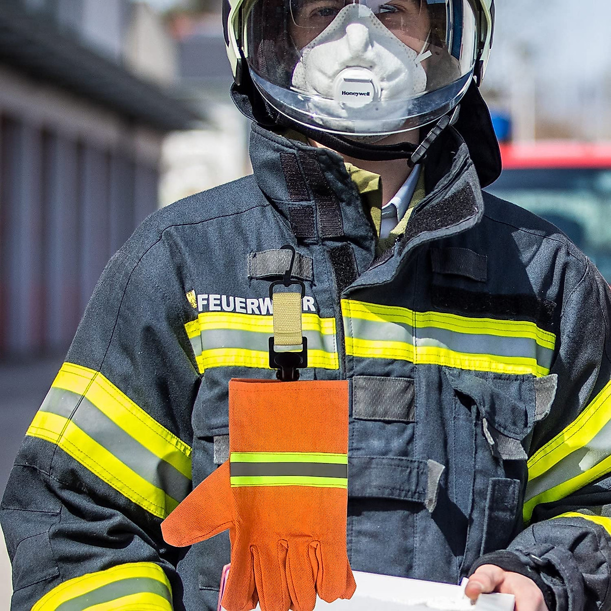 HUNYUITEY Heat-Resistant Firefighter Glove Strap Firefighter/Work Glove Clip Holder Heavy Duty Metal Alligator Gloves Grabber Clip