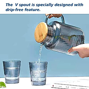 LUCKY-GO Glass Pitcher with Filter Lid, Spout and Handle, 61 Ounces Heat Resistant Borosilicate Glass Water Pitcher, Glass Carafe with Brush for Hot Cold Water, Milk, Iced Tea, Juice, Beverage, Gray