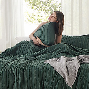 Bedsure Striped Tufted Duvet Cover King Size - Shabby Chic Duvet Cover, 3pcs All-Season Boho Bedding for All Seasons, Includes 1 King Duvet Cover & 2 Pillowcases (Forest Green, King, 104"x90")