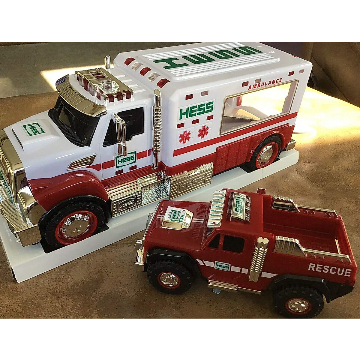 Hess Toy Truck 2020 Ambulance and Rescue