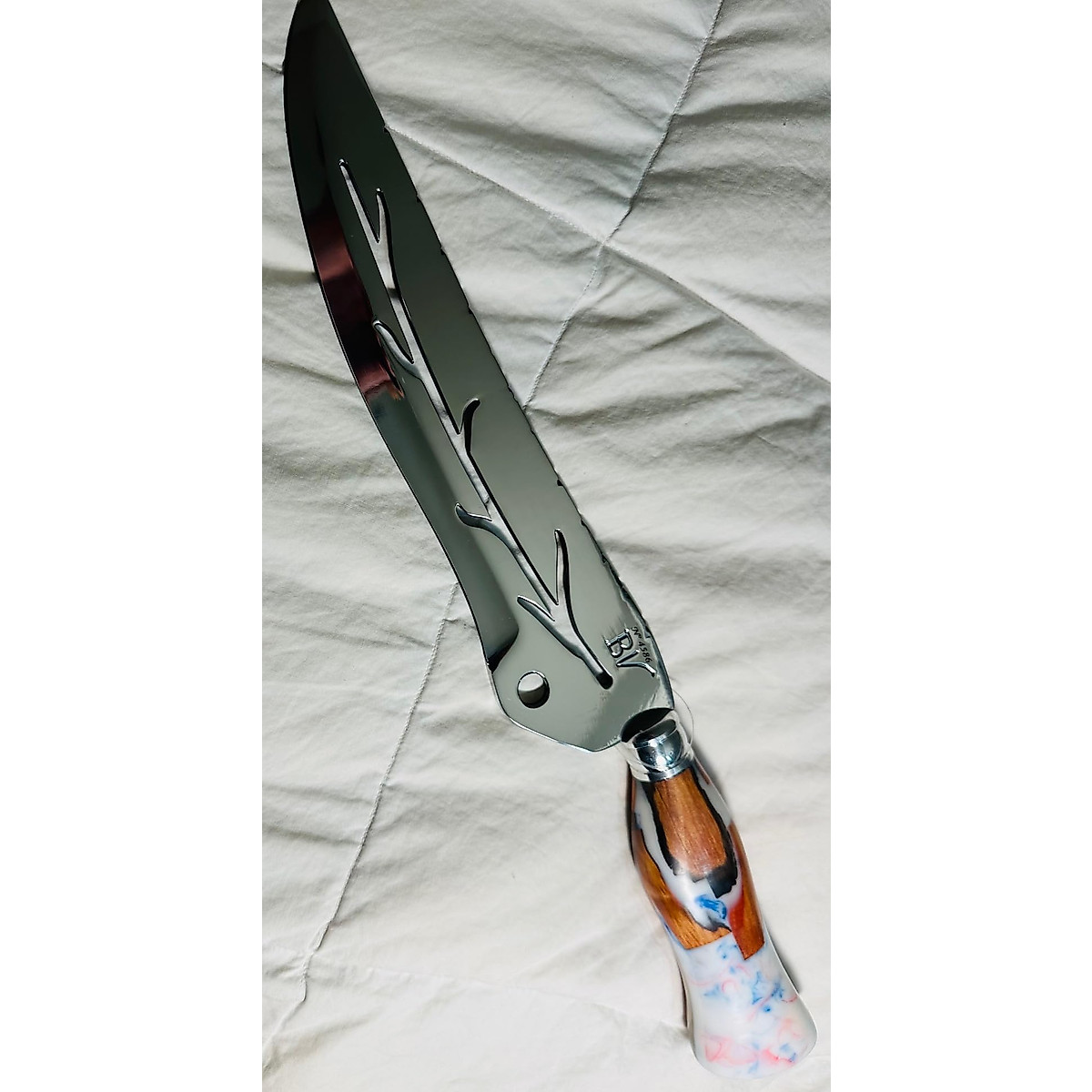 Silver Knife - Blade work of art - Made in Brazil - American Style Handle