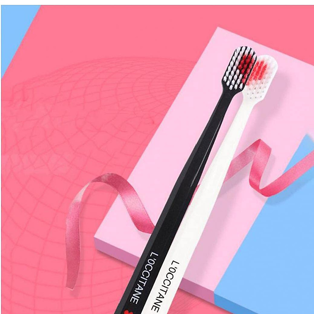 TOSSPER 2pcs/Set Couple Toothbrush, Black White Color Simple Adult Soft Hair Heart-Shaped Pattern Toothbrush for Outdoot Travle