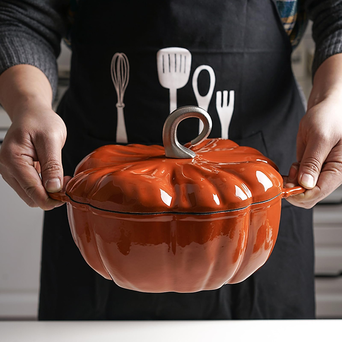 Hgjgwqh 3.8L Enameled Cast Iron Dutch Oven Pumpkin Shape Cooking Pot with Lid Non Stick Enamel Pot Stew Soup Stock Pot Casserole Nederlands Cookware Cooker Cooking for Thanksgiving Halloween,Orange