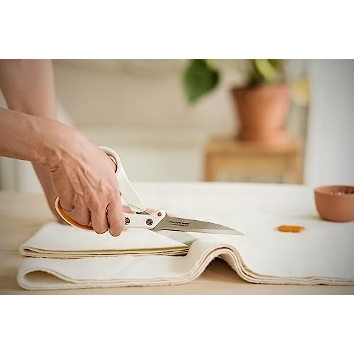 Fiskars Razor Edge All Purpose Scissors, Length: 24 cm, Stainless Steel Blade/Plastic Handles, White/Orange, Amplify, 1005225