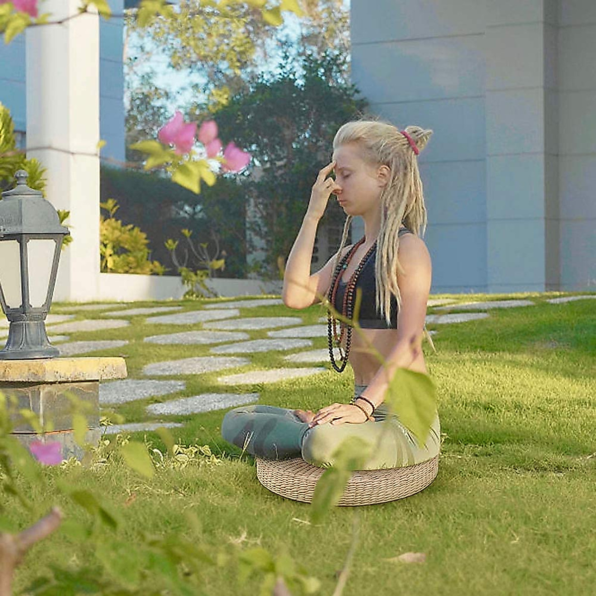 LIZEALUCKY Meditation Cushion, 11.8inch / 30cm Dia Straw Floor Seat Cushion for Deep Thought Leisure Round Shape Soft Pouf Light Yellow Knitted Tatami Cushion Easy to Clean