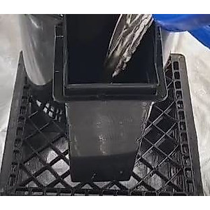 Hydrobucket for Deep Water Culture Gardens Used in Hydroponic Indoor Gardens. (2)
