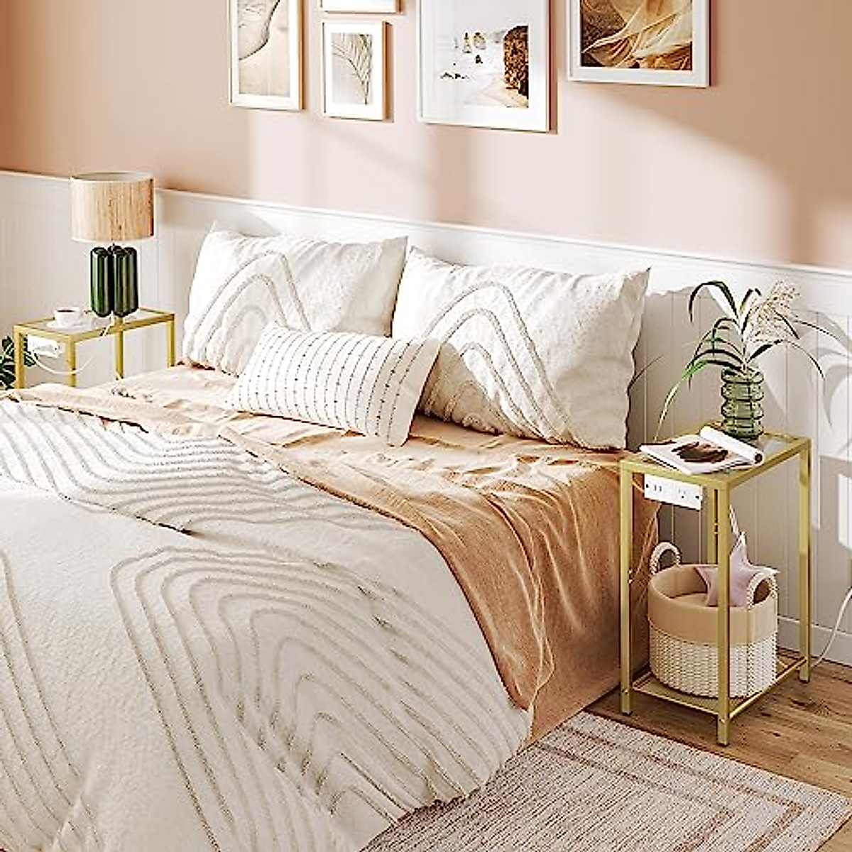 HOOBRO End Table, Side Table with Charging Station, 2-Tier Nightstand with Storage Shelves, Small Space Bedside Table, Telephone Table, Modern Coffee Table, Tempered Glass, Living Room, Gold GD56UBZ01