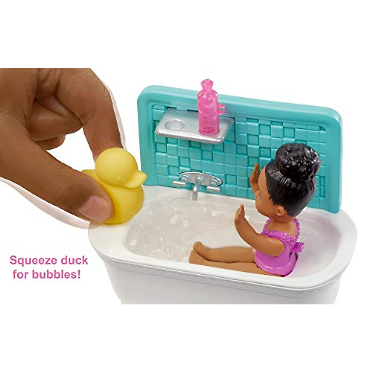 Barbie Skipper Babysitters, Inc. Playset with Bathtub, Babysitting Skipper Doll and Small Toddler Doll with Button to Move Arms and Splash, Plus Themed Accessories, Gift for 3 to 7 Year Olds
