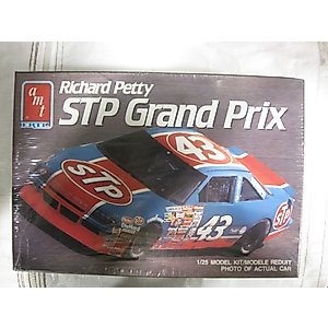 Richard Petty's STP Pontiac Grand Prix Model Car Kit 1990