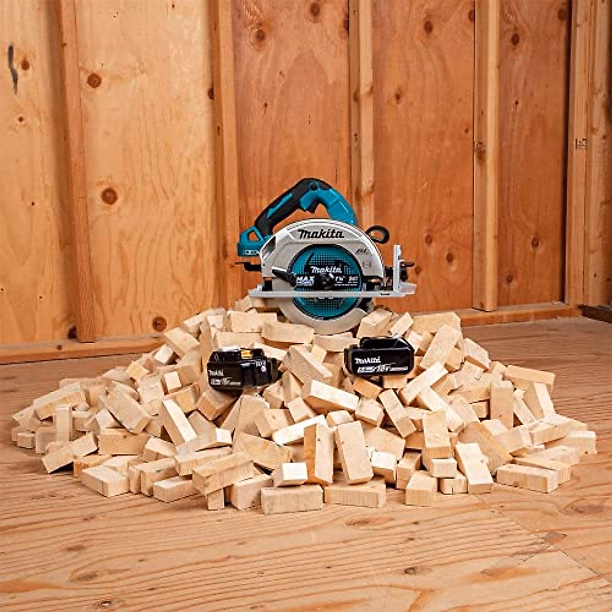 Makita XSH06PT 18V X2 LXT® Lithium-Ion (36V) Brushless Cordless 7-1/4” Circular Saw Kit (5.0Ah)