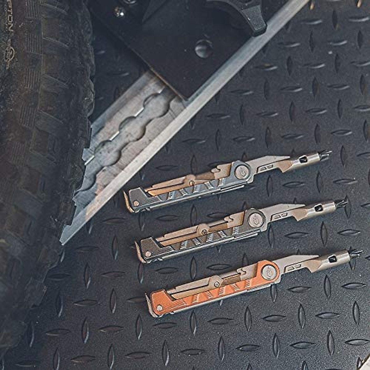 Gerber Gear 31-003568 Armbar Drive Multitool with Screwdriver Pocket Knife 2.50 In Blade, Onyx