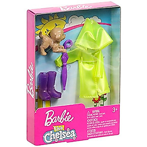 Barbie Club Chelsea Accessory Pack, Rainy Day-Themed Clothing and Accessories for Small Dolls, 4 Pieces for 3 to 7 Year Olds Include Raincoat, Umbrella and Puppy