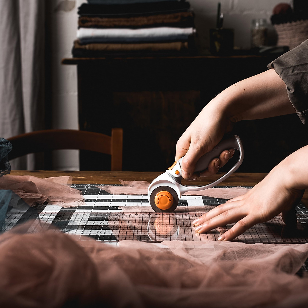 Fiskars 195240-1001 Titanium Easy Blade Change Rotary Cutter, 45 mm