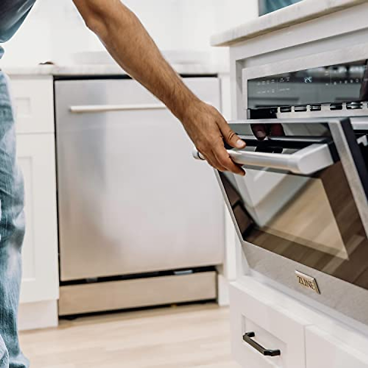 ZLINE 24" 1.6 cu ft. Built-in Convection Microwave Oven in Fingerprint Resistant with Speed and Sensor Cooking