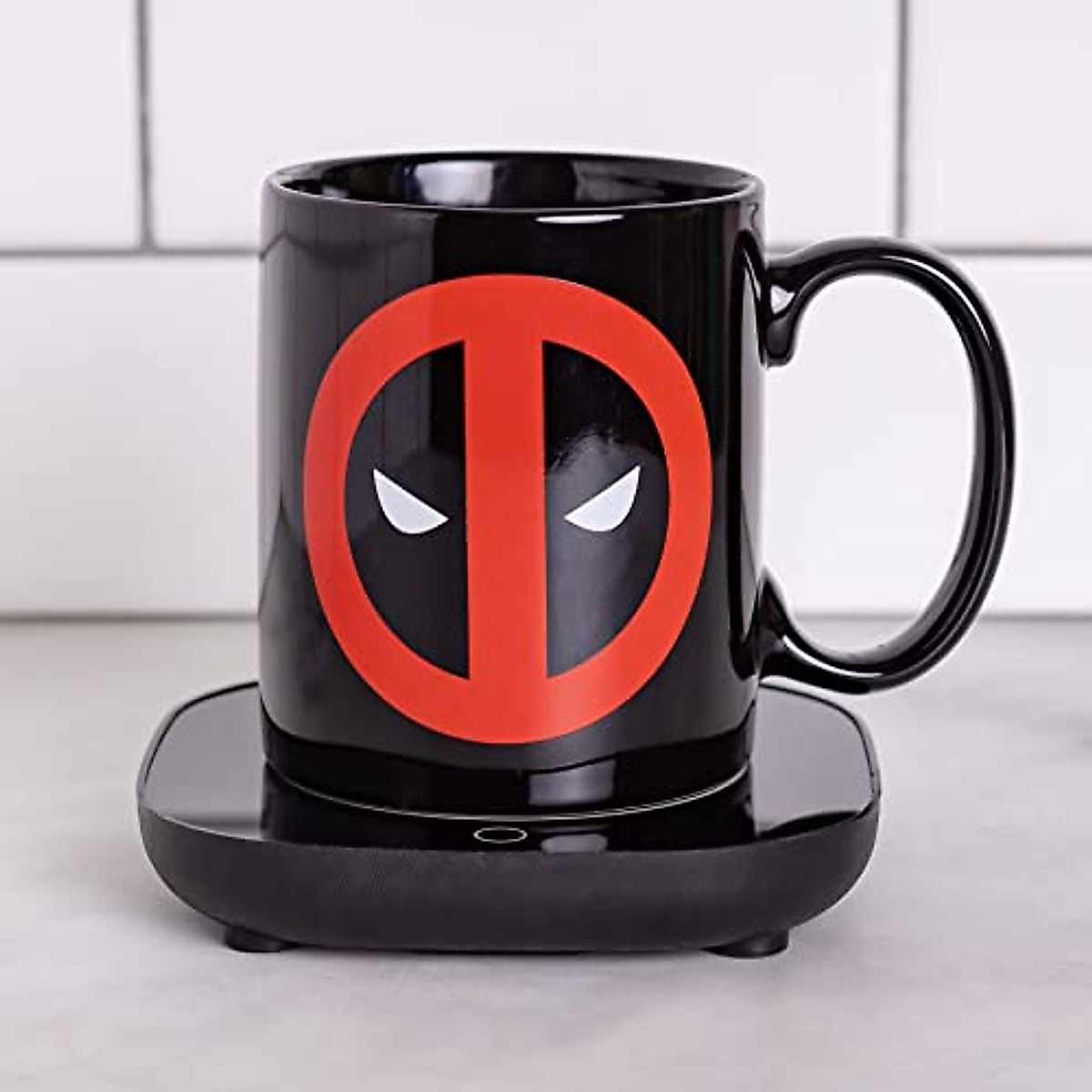 Uncanny Brands Marvel Deadpool Mug Warmer with Mug – Keeps Your Favorite Beverage Warm - Auto Shut On/Off